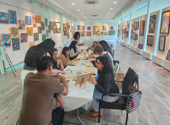 Art Classes in Sengkang Singapore | Creative Art Studio & Workshops